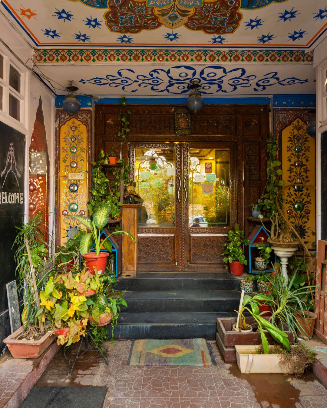 The Hosteller Udaipur | Best Branded Backpacker Hostel in Udaipur